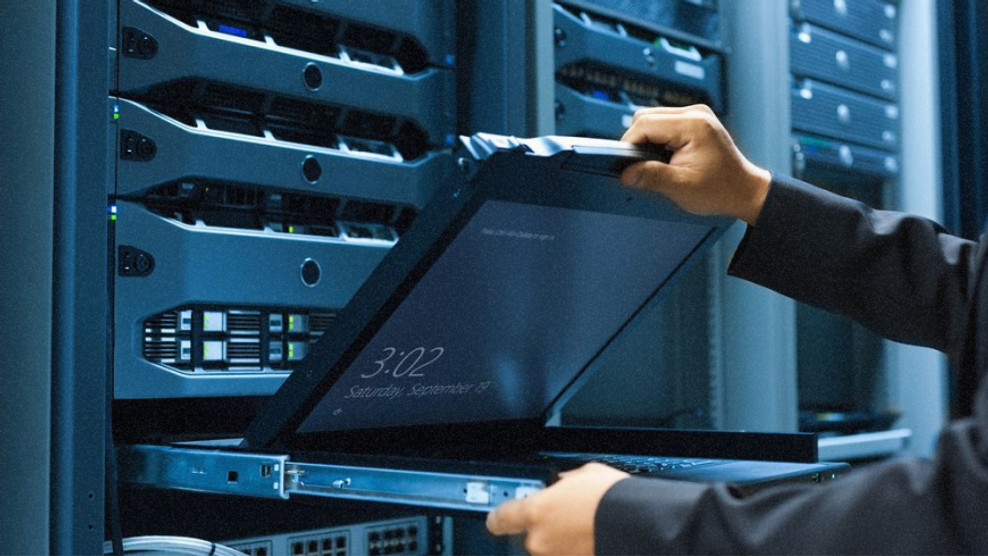 17-Inch Monitors and Displays | Beetronics